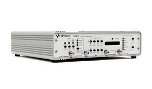 Agilent / HP / Keysight N4963A - N4963A Clock Synthesizer 13.5 GHz ...
