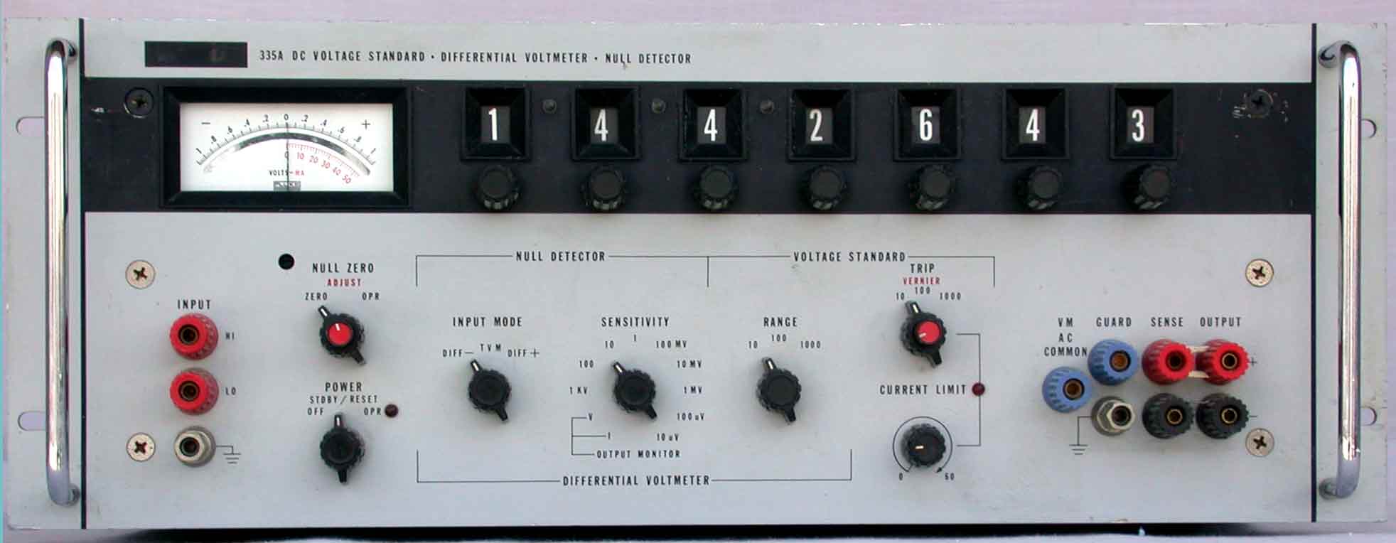 Fluke 335A - DC Voltage Calibrator DC Calibrator & Null Detector ...